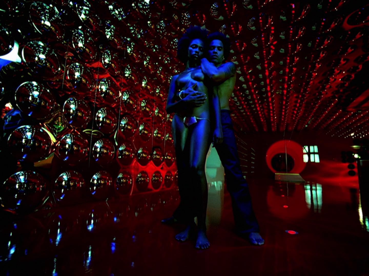 Lenny Kravitz – Black Velveteen - Samuel Bayer